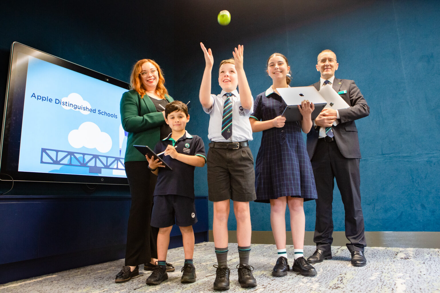 Flinders Named Apple Distinguished School